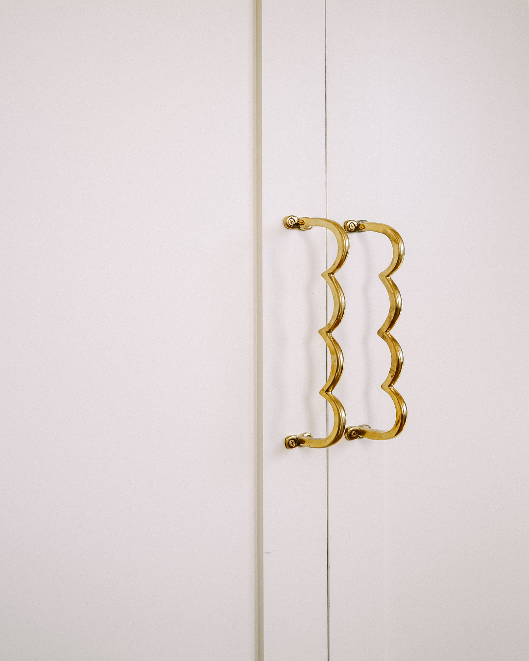 Brass Scalloped Handle – Nomada Deco